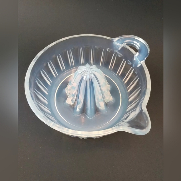 Frye | Kitchen | Vintage 2s Fry Opalescent Glass Citrus Juicer Reamer ...